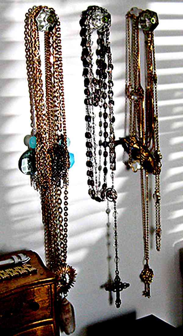 9 Essential Fashion Accessories for Teens - HubPages