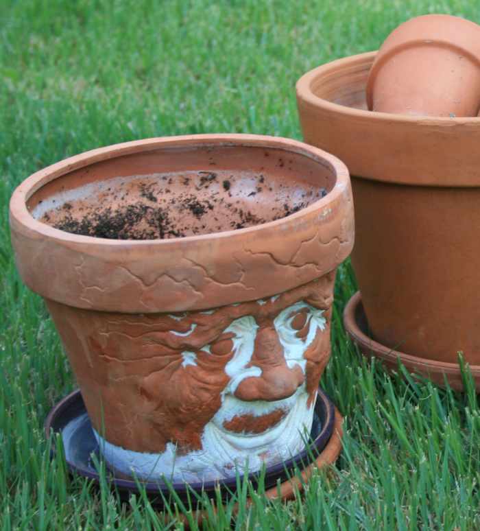 How to Stack Flower Pots and Planters for Tiered Designs - HubPages