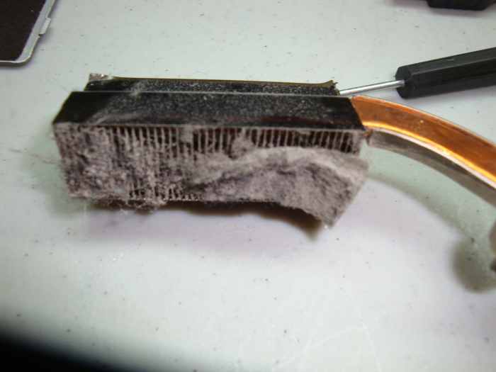 How Dust, Smoke (Cigarette), Affects Laptop and Desktop Computers ...