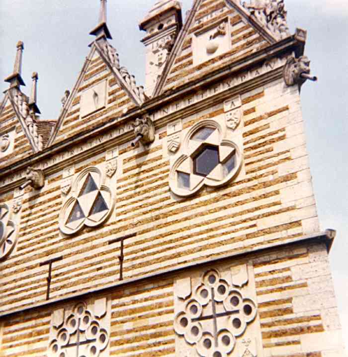 Sir Thomas Tresham's Intriguing Tudor Triangular Lodge - Rushton ...