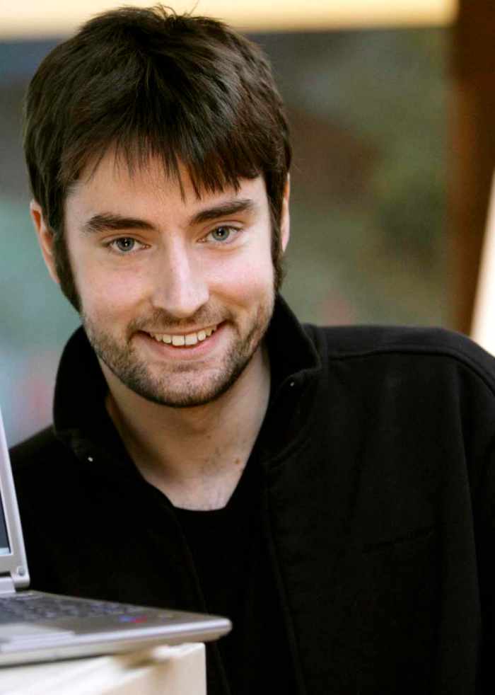 Top 20 Internet Male Entrepreneurs (Including Net Worth) - HubPages