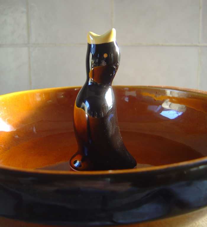 Pie Birds and Blackbird Pie Funnels - how to bake the perfect pie ...