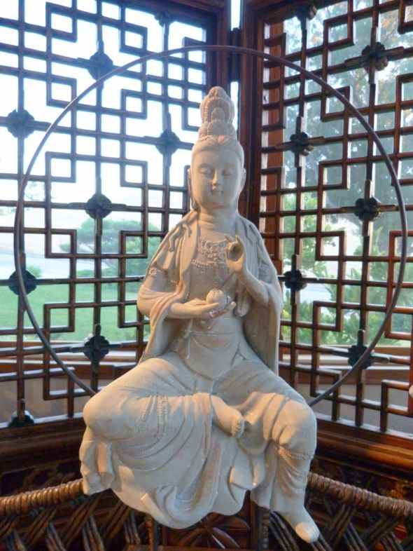 8 Buddha Hand Gestures (Mudras) and Their Meanings - Owlcation
