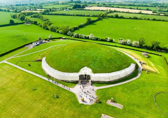 Ireland's Prehistoric Newgrange Monument - HubPages