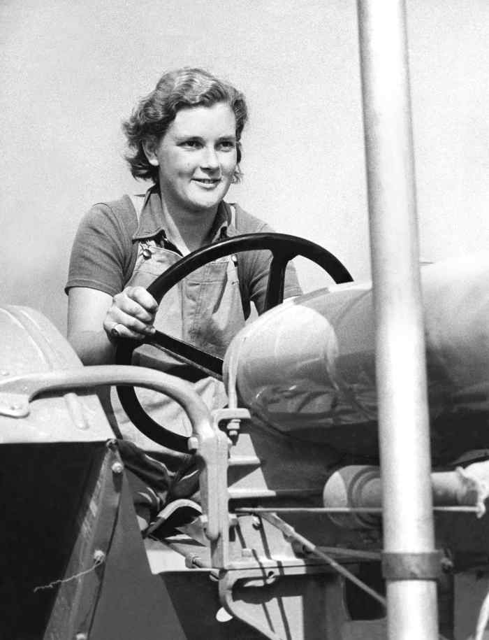 The Lumber Jills, Heroines of WW II - HubPages