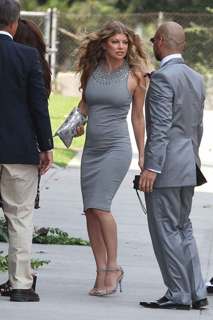 Fergie Stunning Style and Physical Beauty in Fashionable Body Con ...