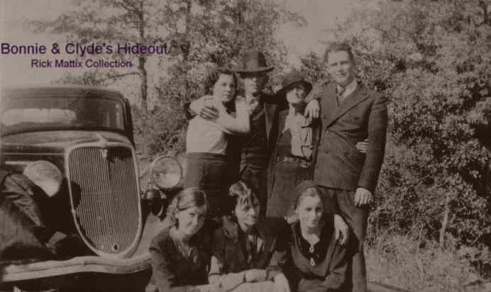The Crazy Hunt for Clyde Barrow and Bonnie Parker - HubPages