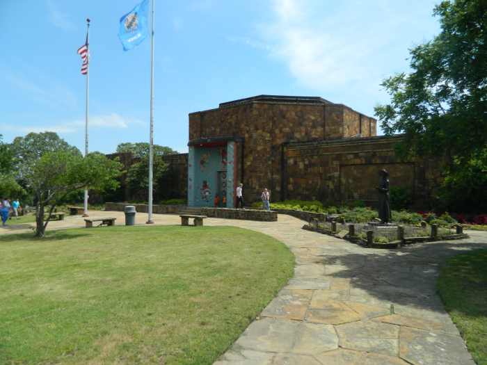 A Layman's Guide to: Woolaroc Near Bartlesville, Oklahoma - HubPages