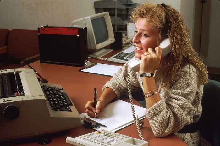 How to Be a Good Receptionist – a Guide to the Skills Needed - 5 Useful ...