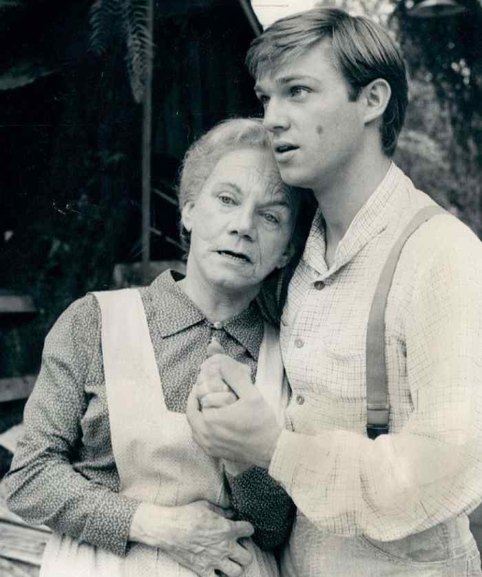 "Goodnight John-Boy!" - "Goodnight Elizabeth!" ~ 'The Waltons' was ...