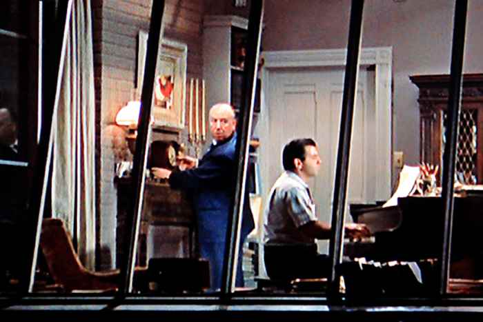Film Review - Rear Window (1954) - HubPages
