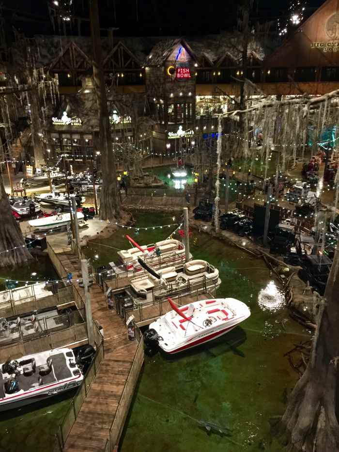 Bass Pro Shop Hotel: Big Cypress Lodge, Memphis, TN - HubPages