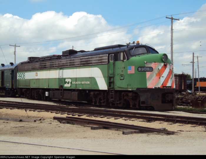 The History of Burlington Northern E's in Commuter Service - HubPages