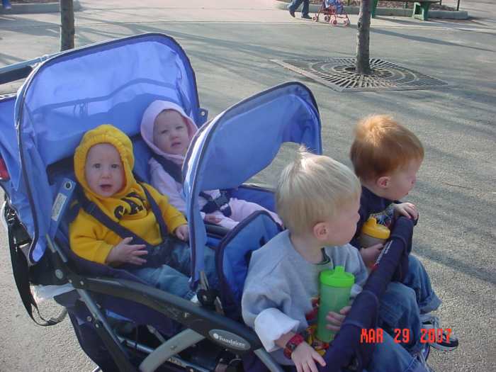 Best Quad Strollers when Parenting Multiples - HubPages