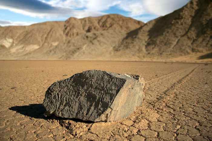 Interesting Facts About Moving Rocks in Death Valley California - HubPages