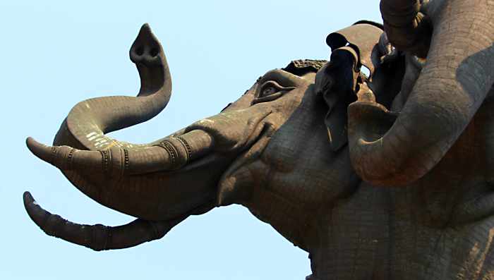 Thailand Pages; The Erawan Museum - Bangkok's Bizarre Three-Headed ...