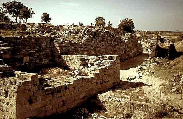 Archaeologists Who Contributed to Today's Understanding of Ancient Troy ...