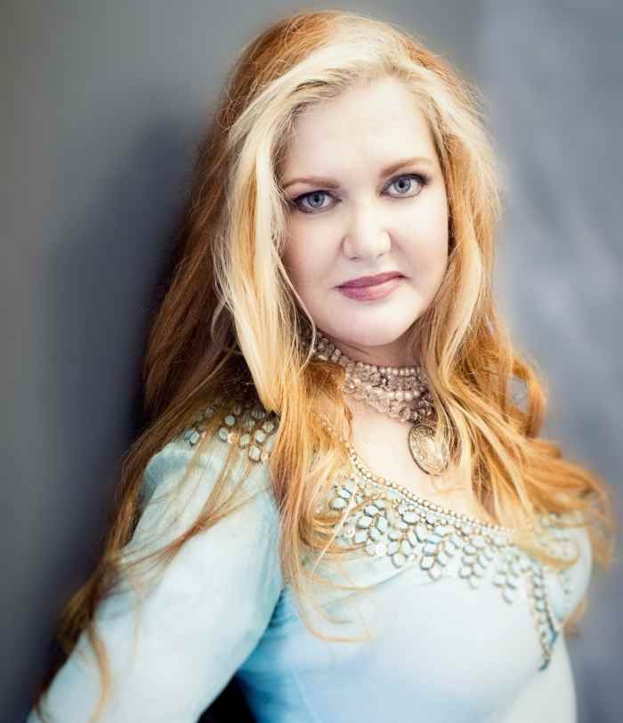 The World's Top 10 Psychic Mediums - HubPages