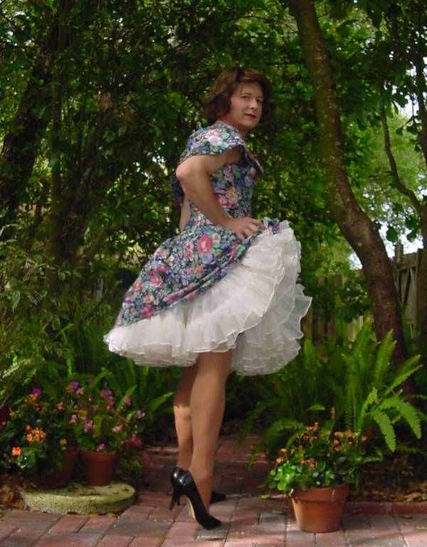 Hot Men In Petticoats | Pictures Of Men Wearing Petticoats - HubPages