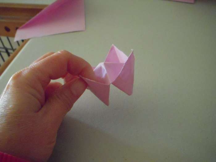 How to Make a Paper Lei - HubPages