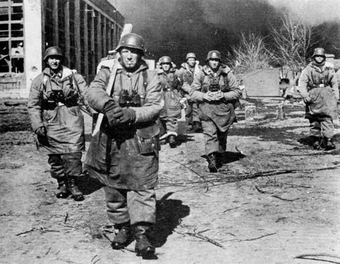 Song in the Throat of Death: the Last German Offensive in the East to ...