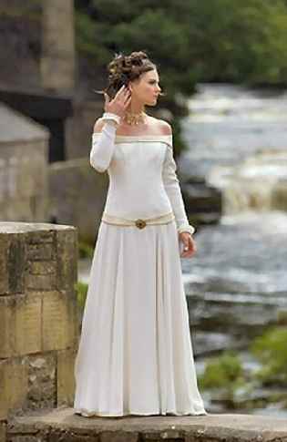 The Romantic Irish Claddagh, Gift For an Irish Girl - HubPages