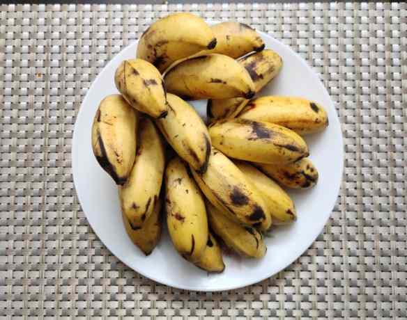 An Easy and Tasty Homemade Banana Wine in 10 Days: A Healthy Wine For ...