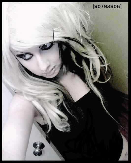 Top 35 Most Famous Emo Girls With Their Hot Hairstyles - HubPages