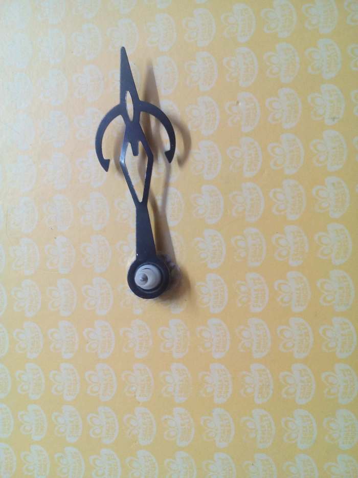 Best Out of Waste - How to make a wall clock using waste material ...