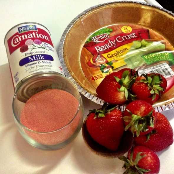 Strawberry Flummery Tart: Vintage English Dessert Recipe - Delishably