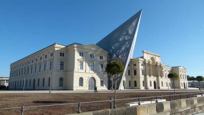 10 Amazingly Weird Buildings From Around the World - HubPages