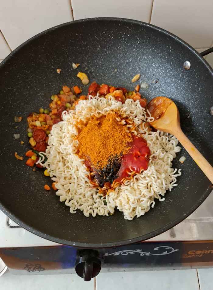 How to Make Malaysian Maggi Goreng (Fried Maggi) - Delishably