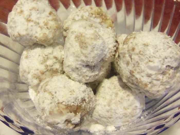 Snowball Surprise Quick Cookie Recipe - HubPages