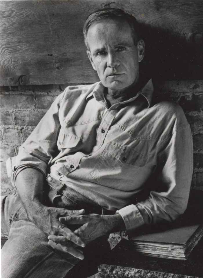 5 Notable Champions of the Minimalist Writing Style - HubPages