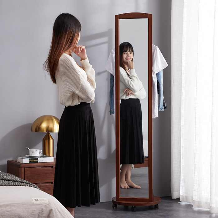 The Vanity Game: Men Versus Women - HubPages