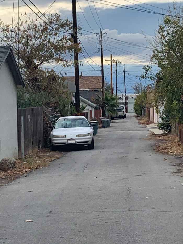 3 Pros and 4 Cons of Having a House With an Alleyway - HubPages