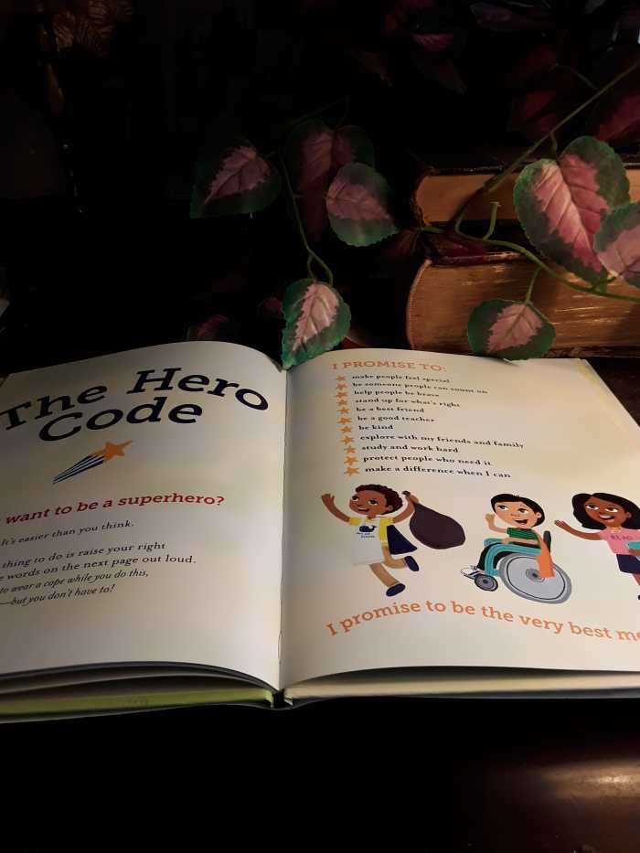 Kamala Harris Celebrates Heroes With Her Memoir in Delightful Picture ...