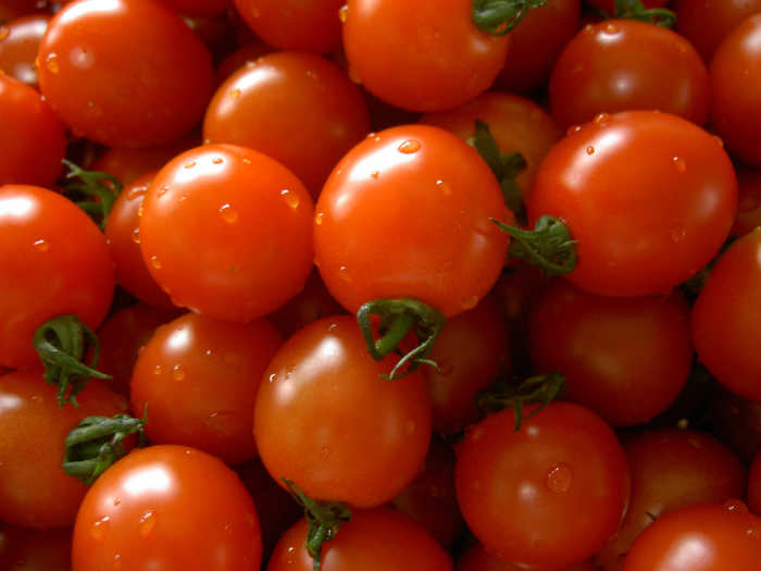 Cherry Tomatoes vs. Grape Tomatoes: What's the Difference? - HubPages