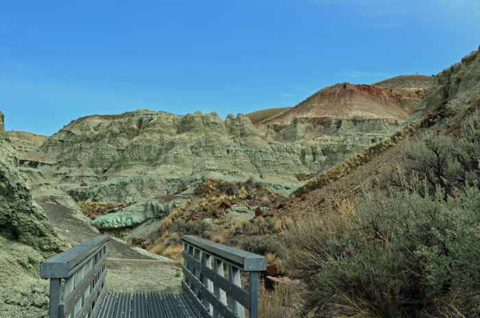 Hiking In Central Oregon - The Blue Basin Trails - HubPages