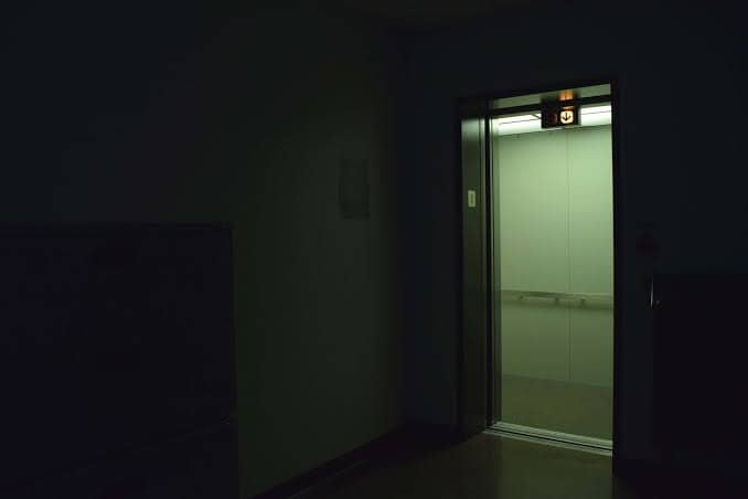 Flash Fiction: Going Up? The Elevator - HubPages