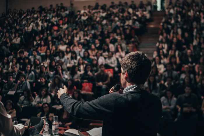 Good Attention-Getters for Speeches - HubPages