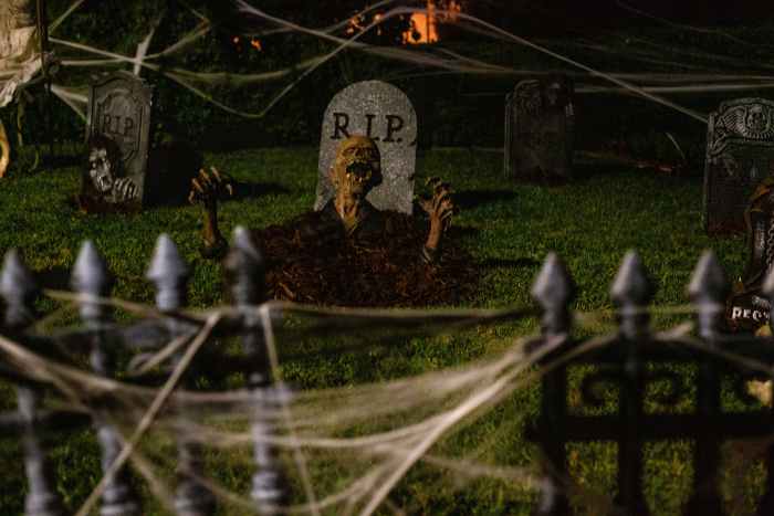 Funny DIY Halloween Tombstone Sayings (Plus Carving Tips) - HubPages
