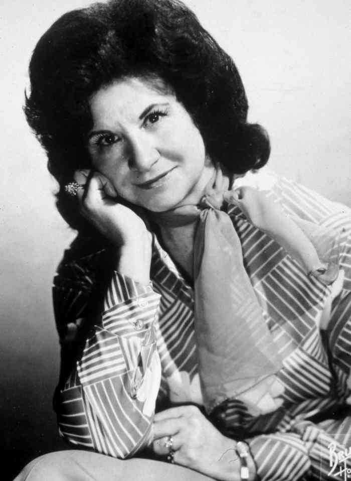 The Life of One Classy Lady: Kitty Wells, The Undisputed Queen of ...