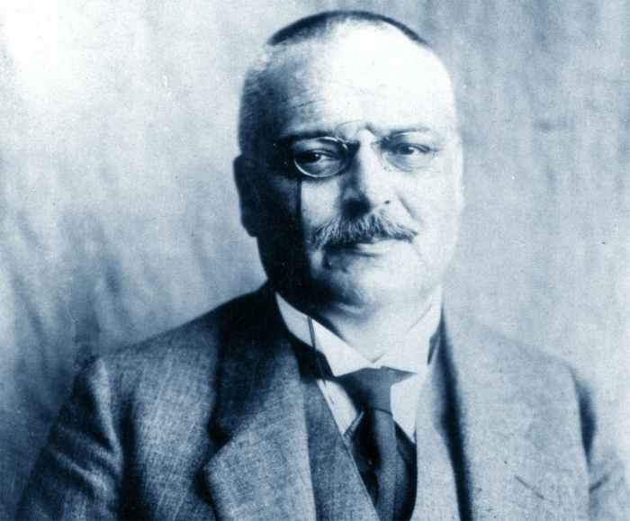 Aloysius Alzheimer: The Man Who Discovered Alzheimer's Disease ...