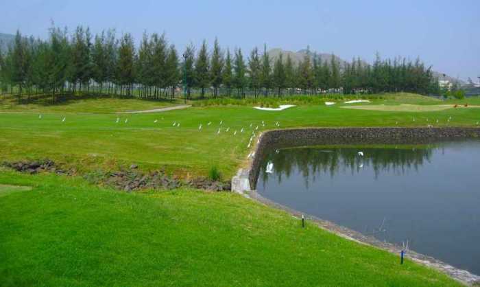 Playing Golf at the Valley Shilp Club In Mumbai - HubPages