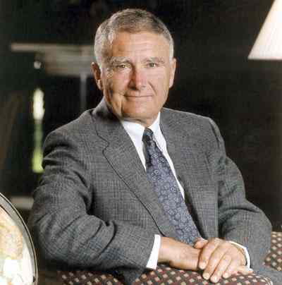 A Synopsis of ‘A World Without Heroes’ by George Roche: The Best Book ...