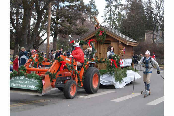 The Bend, Oregon Christmas Parade - HubPages