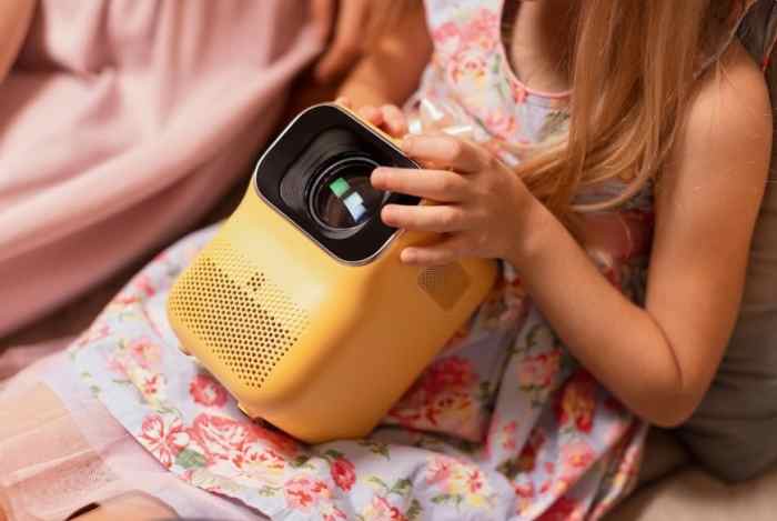 Boxe Is the Portable 1080p Mini Smart Projector That Goes Wherever You ...