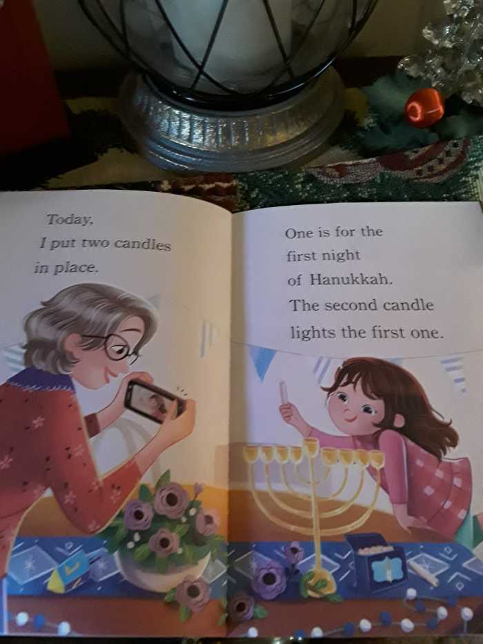 Hanukkah Celebration in Easy Reader for Beginning Readers - HubPages