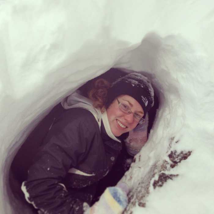 How to Make a Small Snow Fort - HubPages